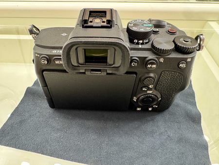 Sony A7 iv  почти новая