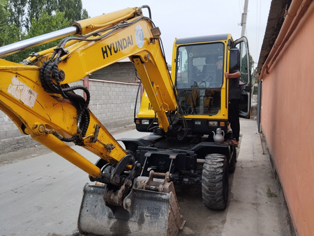 HYUNDAI  555 W-7