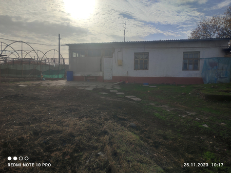 70 sotihli hovli va mini ferma