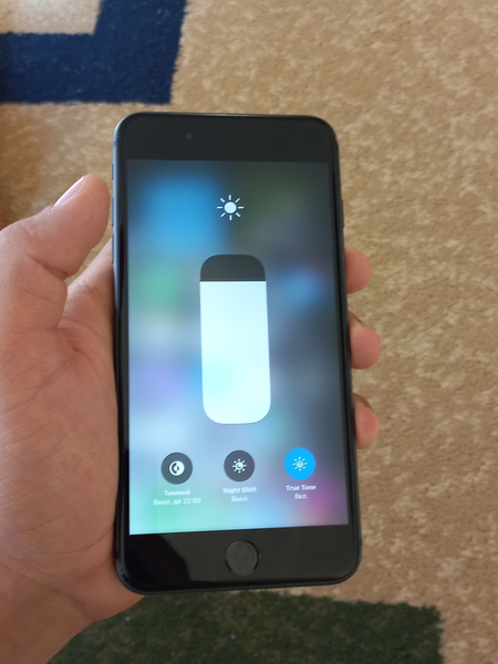 Iphone 8 + holati yaxwi hamma  narsasi rodnoy ishlashi zur