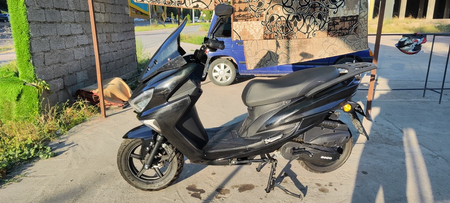 Skuter 150 kup 100tezlikk 100ga 3ta yeydi pul zarurligi uchun sotlebdi