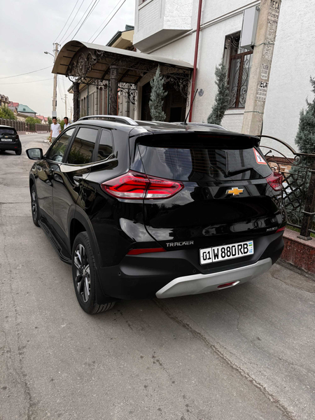 Tracker Premier 2023 Qora Treker