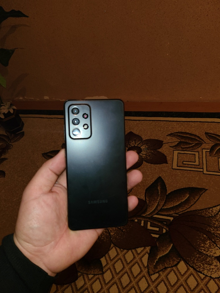 Samsung         A52