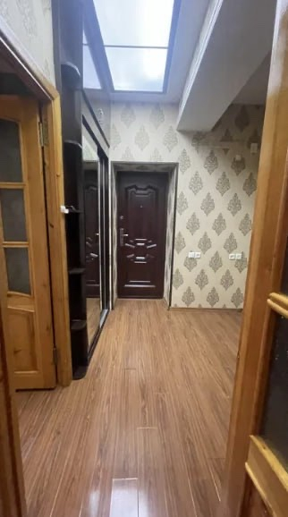 Продаётся 2 Комнатная на Тинчлик балкон 2/6