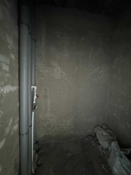 1 хонали 8-кават  
8 каватли янги гиштли дом 42м²