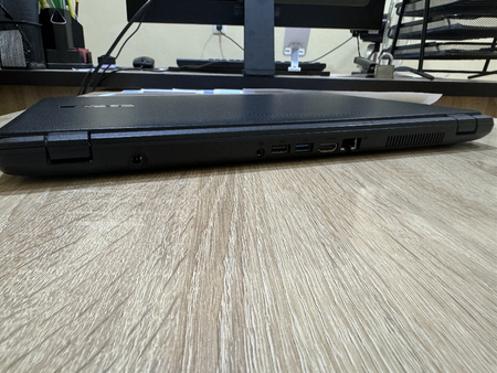 Acer notebook sotiladi, holadi ideal