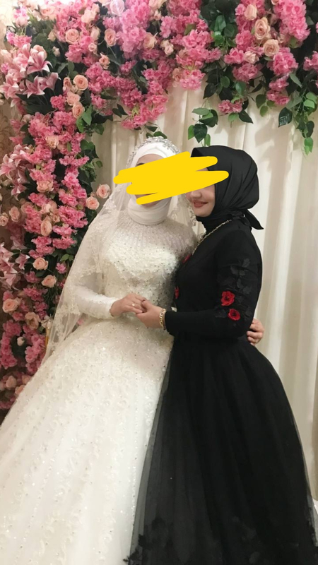3 d gipyurli keng etakli ko'ynak