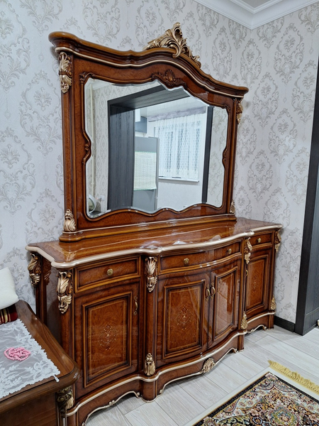 Продаётся комод. Китай