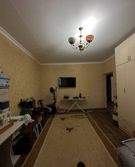 Продается Госпитальный 3/8/9 не торец балкон 2х6 84м2
