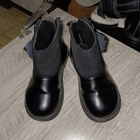 Продам детские ботиночки