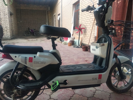Elektro Skuter sotiladi