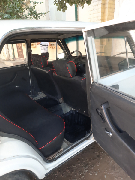 Vaz 2101 sotladi