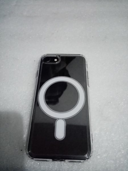 Iphone 8   128g usilinni batare qo'yilgan