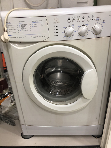 Продается стиральная машина indesit