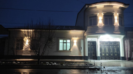 Продаётся дом на участке 6 соток Алишеробод