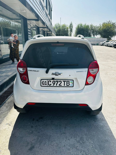 Cchevrolet Spark 2015 3pazitsa  arenda vikup