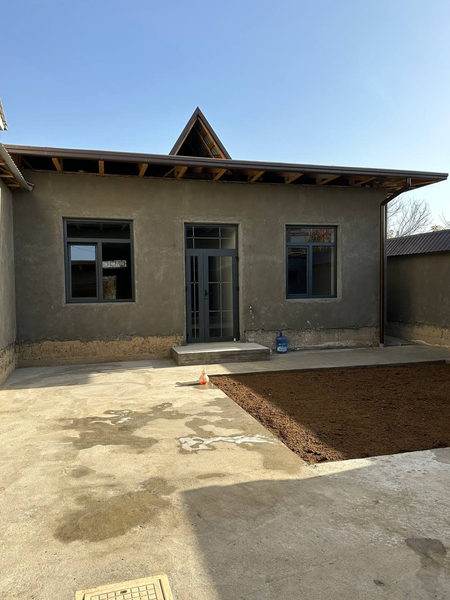 Hovli sotiladi 4+ sotix yangi qurilgan