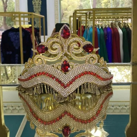 Tillaqosh diadema karona