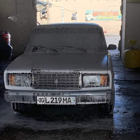 Vaz 2107 sotiladi
