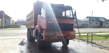 Xowo sinotruk sotiladi  yili 2010  yoqilgʼi dizel 17000$ JM moshinaga
