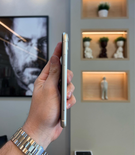 iPhone 11 64gb white