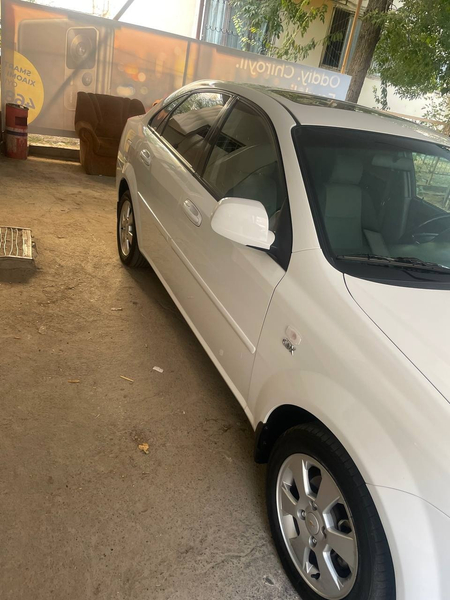 Lacetti Jentra 2021 sotiladi