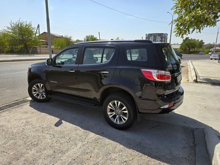 Chevrolet Trailblazer 3,6 литра объем двигателя
