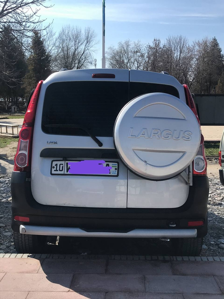 Здравствуйте срочно продается Ларгус Лада супер