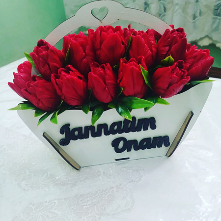 Sovuqdan yasalgan iforli gullar