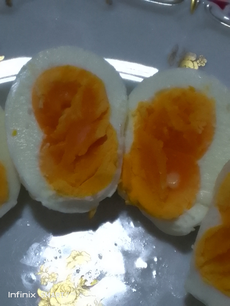 Damashni tuxum sotiladi xamasi alo darajada