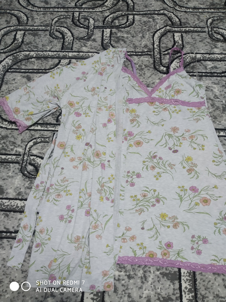 Женские пижамы и халаты