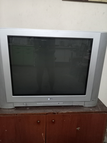 Продаётся телевизор LG