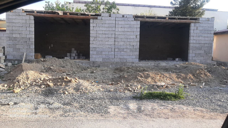 Курилиши тугалланмаган магазин жой