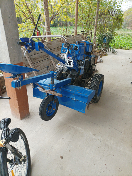 Zubr motokultuvator jatkasi bilan sotiladi