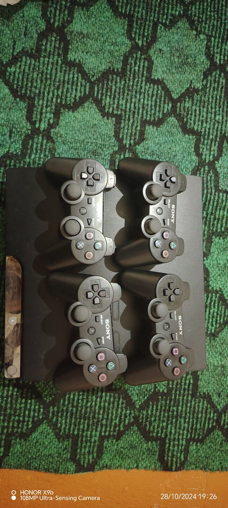 Ps3 sotiladi. Xolati a\\\'lo