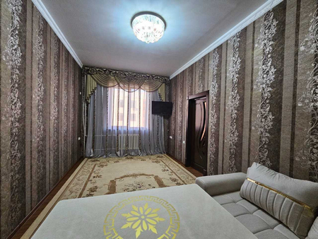 1 xonali 36m² 4-qavat sotiladi.