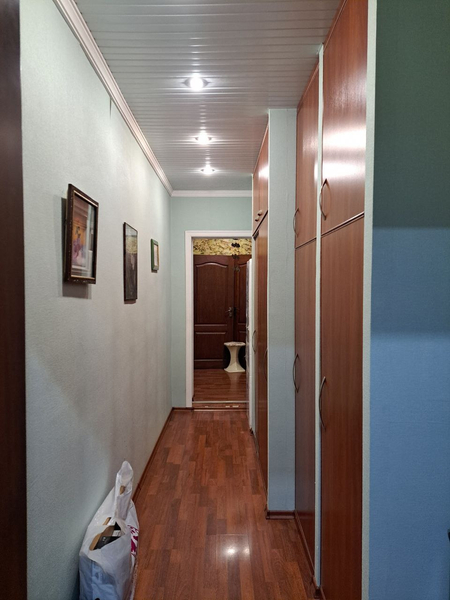 Ганга 2/2/9.. 60кв м.  Общий коридор.