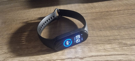 Срочно продаю MI BAND 5