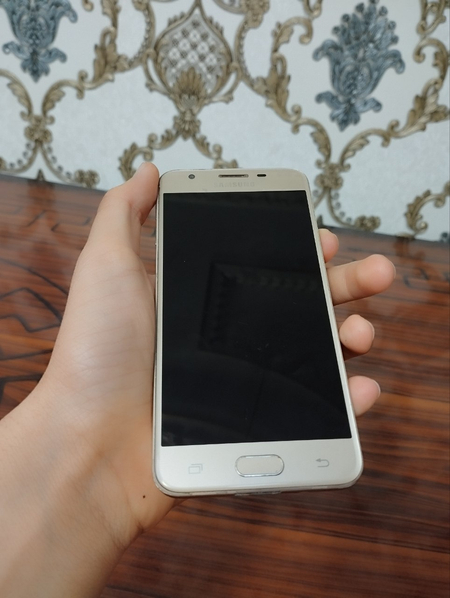 Samsung Galaxy j 5