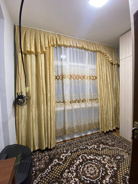 Продаётся 1 комнатная квартира на 1 этаже на массиве Карасу 1.