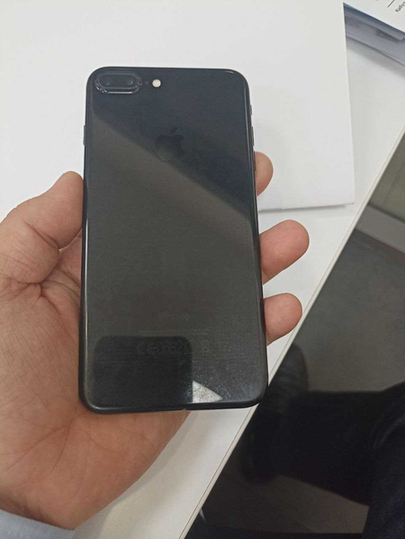 Applee 7+  Qora rangda