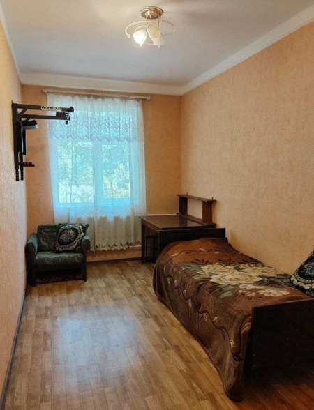 Продаю свою 3 комнатний метро новза