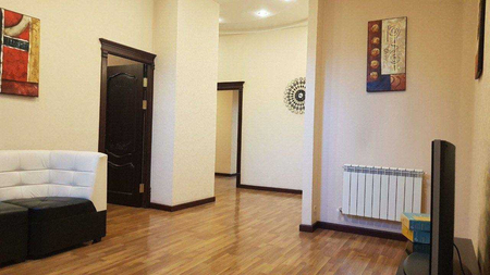 Сдам в Аренду квартиру на Чехова Попугайчик 4/4/4, 260 кв.м. Ор-р BON