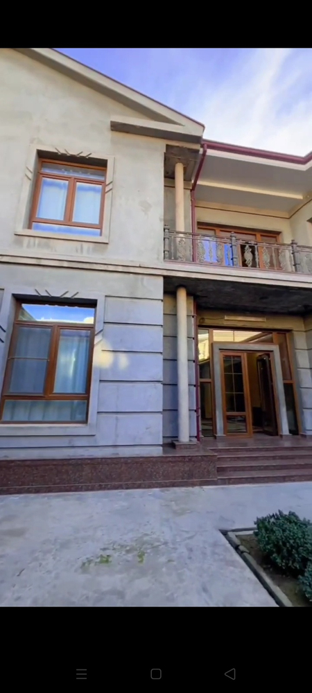 Yunusoboda fayzli hovli sotiladi
