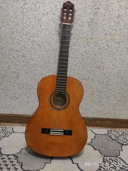 Gitara sotiladi Valencia