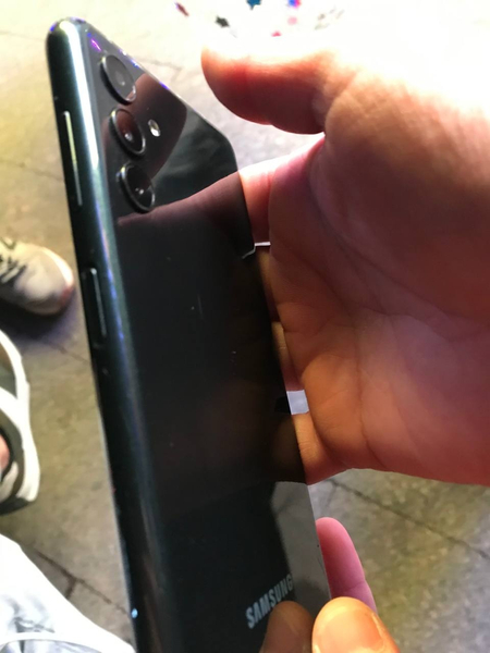 Samsung A04s sotilad