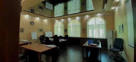 Yakkasaroyda tayyor 500 m2 ofes jiraga beriladi