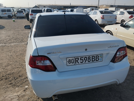 Nexia 2 sotiladi 1.6 leginda