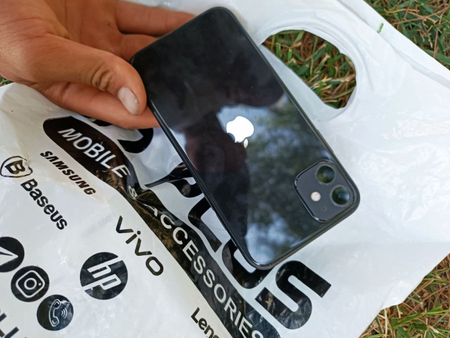 Iphone 11 sotiladi 128Gbli kelishiladi