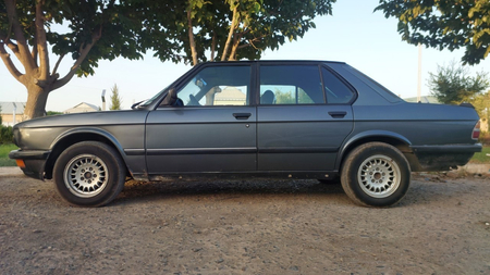 BMW E28 518 пятёрка срочно сотилади ёки телфон ё нотбукка обмен!